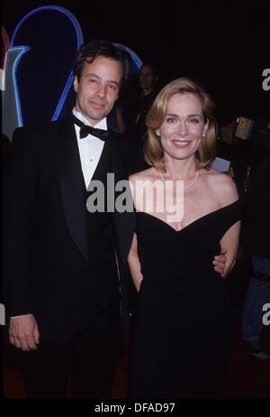 Philip Casnoff With Wife Roxanne Hart At Sag Awards 1995k0739lr