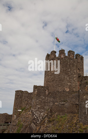 Tower and Welsh Flag Harlech Castle Snowdonia Wales Stock Photo - Alamy