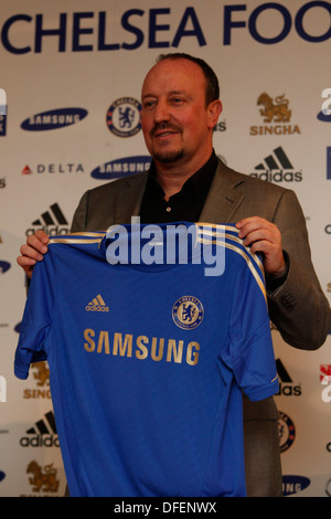Chelsea's new interim coach Rafael Benitez Stock Photo - Alamy