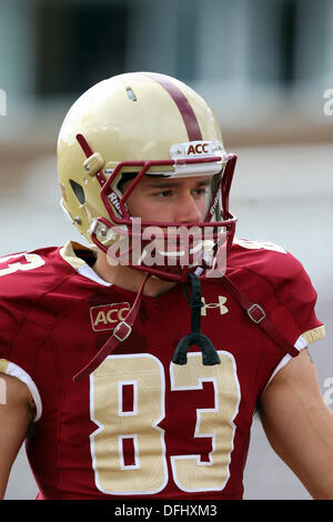 Chestnut Hill, Massachusetts, USA. 5th Oct, 2013. Army Black Knights ...