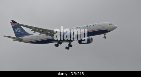US Airways Airbus a330 N283AY coming into land at London-Heathrow ...