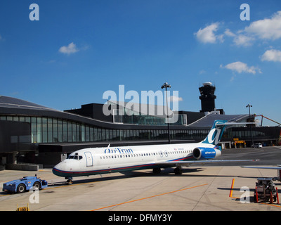 airTran airline jet Stock Photo - Alamy