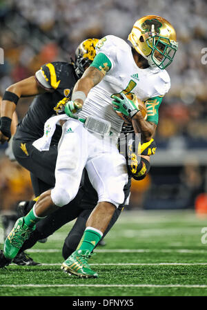Arizona State linebacker Carl Bradford runs a drill at the NFL football scouting combine in ...