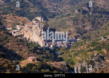 The medieval town of Palizzi Superiore, Calabria, Italy Stock Photo - Alamy