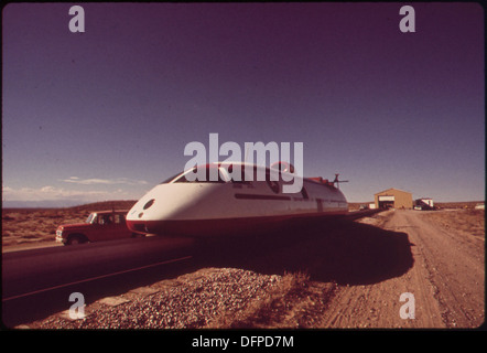 TRACKED AIR CUSHION RESEARCH VEHICLE INSIDE TEST AREA AT THE DEPARTMENT ...