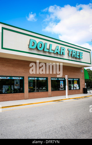 Dollar Tree Store offering everything for $1 Stock Photo - Alamy