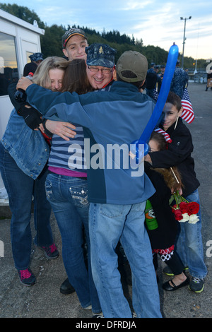 NAVAL BASE KITSAP-BANGOR, Wash. (July 18, 2018) Senior Chief Gunner's ...