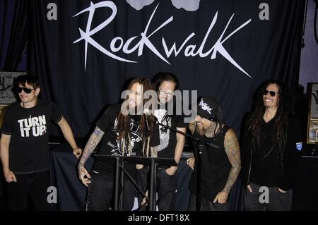 Jonathan Davis, Fieldy and James "Munky" Shaffer of Korn2007 Family ...