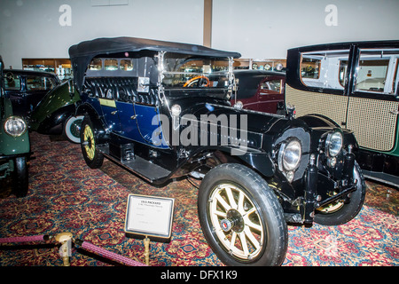 A 1915 Packard 7 Passenger Touring at the Nethercutt Museum in Sylmar ...