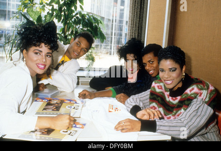 FIVE STAR UK vocal group with their mother about 1987 Stock Photo - Alamy