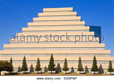 Ziggurat Building in Sacramento, California, USA Stock Photo: 28468378 ...