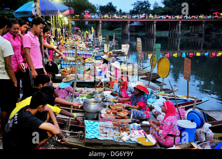 Klong Hae floating market at Hatyai Songlhal Thailand Stock Photo - Alamy
