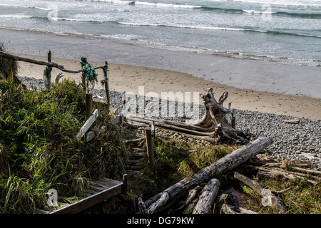 Walkway to Falcon Cove beach at the Oregon coast Stock Photo - Alamy