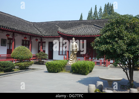 Statue of Lu Yu teamaster of China at Mei Jia Wu tea plantation Long ...