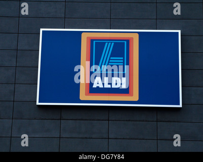 Aldi sign on outside wall UK Stock Photo - Alamy