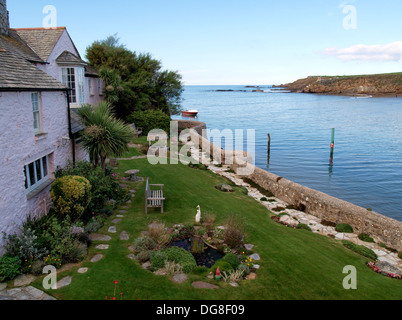 Seaside property, Efford Cottage, Bude, Cornwall, UK Stock Photo - Alamy