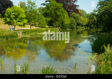 Blenheim Palace. Beautiful scenic river Glyme. Woodstock, Oxfordshire ...