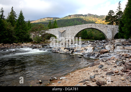 INVERCAULD BRIDGE OR BRIG O' DEE ABERDEENSHIRE SCOTLAND TWO ARCHES OF ...