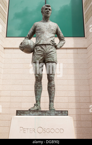 The Peter Osgood statue by the West Stand, Stamford Bridge Stadium ...