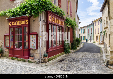 The medieval town of Saint-Macaire, Gironde, France Stock Photo - Alamy