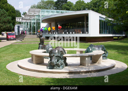 Sculpture of three kneeling elephants in Jephson Gardens, Leamington ...