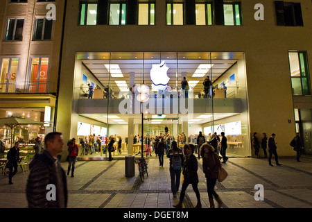Apple Store, Munich, Germany Stock Photo: 136473023 - Alamy