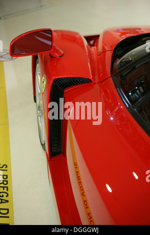 Ferrari Enzo 2002 V12 5999cc Stock Photo - Alamy