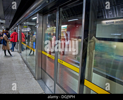 Jubilee Line Platform at London Bridge Underground Station, London ...