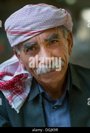 Zoroastrian men clothing Stock Photo - Alamy