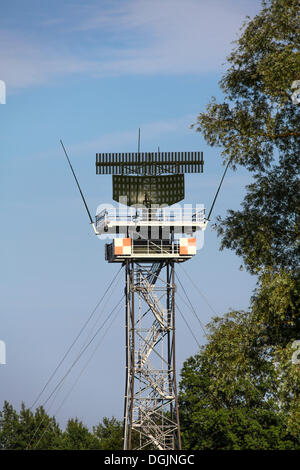 Air Traffic Control radar antenna at London Heathrow Airport LHR UK is ...