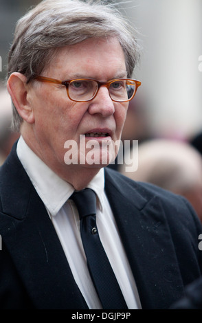 SIR BILL CASH MP FOR STONE IN STAFFORDSHIRE PICTURED AT COLLEGE GREEN ...