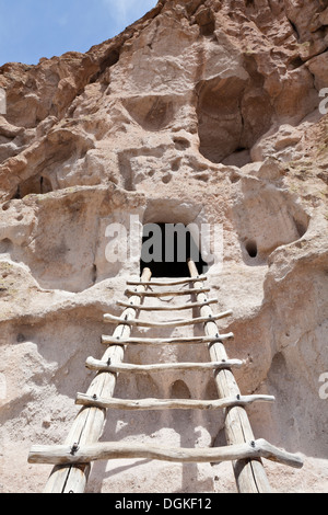 Ancient cliff dwellings of the ancestral pueblos in the Mesa Verde ...