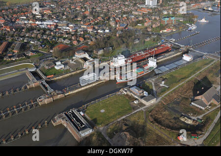Lock of the Kiel Canal, German: Nord-Ostsee-Kanal, NOK, aerial photo, Brunsbüttel, Schleswig ...