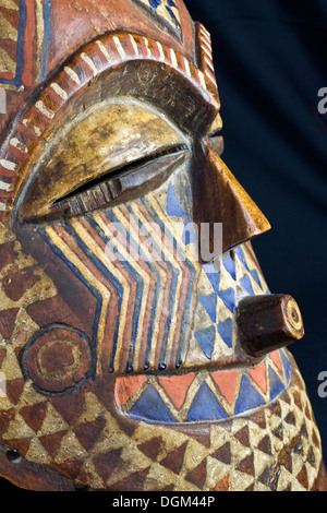 KUBA People dance mask Stock Photo - Alamy
