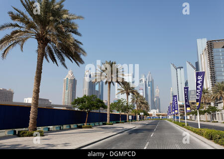 Dubai roads and traffic Stock Photo - Alamy