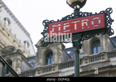 Classical Metro Sign, Paris Stock Photo - Alamy