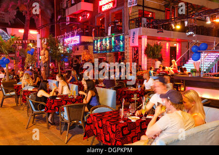 The Robin Hood Tavern in The Town of Paphos Cyprus Stock Photo - Alamy