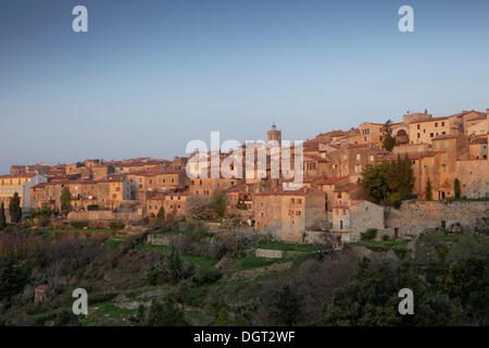 Mountain village of Mons, morning mood, Mons, Département Var, Region ...