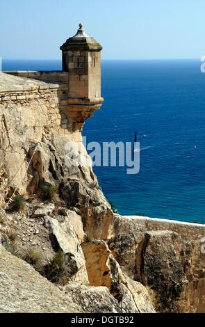Alicante: Castillo de Santa Bárbara y playa del Postiguet. Comunidad ...