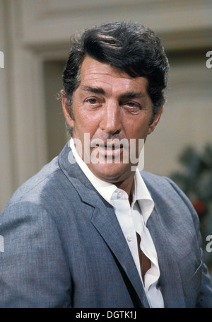 DEAN MARTIN (1917-1995) American singer and film actor about 1960 Stock ...