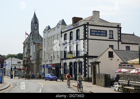 Bridge on Wool Hotel and Clock Tower, The Platt, Wadebridge, Cornwall ...