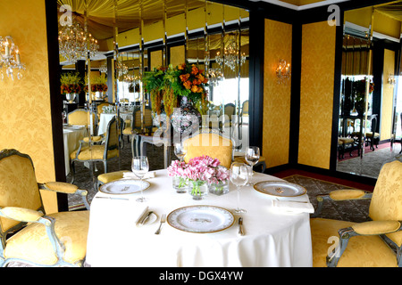 Classy high-class fine-dining French restaurant Stock Photo - Alamy