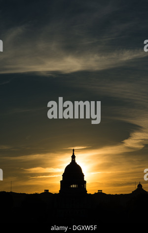 Sun rising behind the US Capitol in Washington DC Stock Photo - Alamy