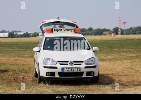 Airport Security, Emergency Vehicle Stock Photo - Alamy