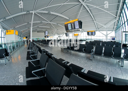 empty Interior of Terminal five 5 at heathrow airport Stock Photo - Alamy