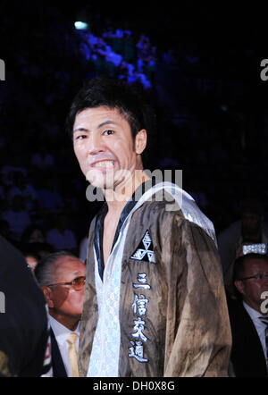 Tokyo, Japan. 25th Aug, 2013. (L to R) Ryota Murata (JPN), Akio Shibata ...