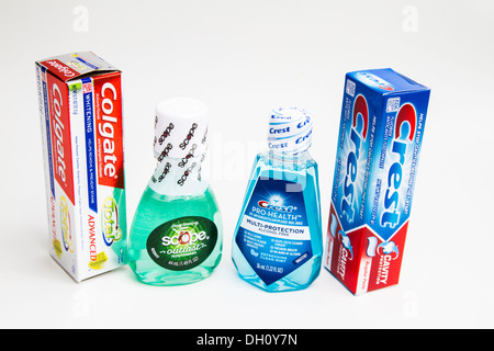 Toothpaste and mouthwash in travel sizes Stock Photo - Alamy