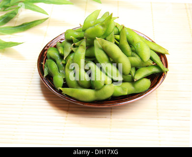 Edamame (Boiled soybeans Stock Photo - Alamy