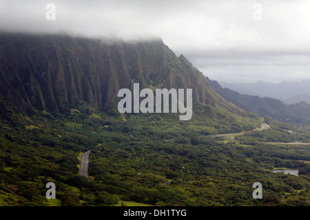 Landscape from Nu'uanu Pali Lookout, Nu'uanu Pali, Hawaiian Island of ...