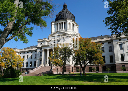 USA, South Dakota, Pierre, South Dakota State Capitol exterior at dawn ...